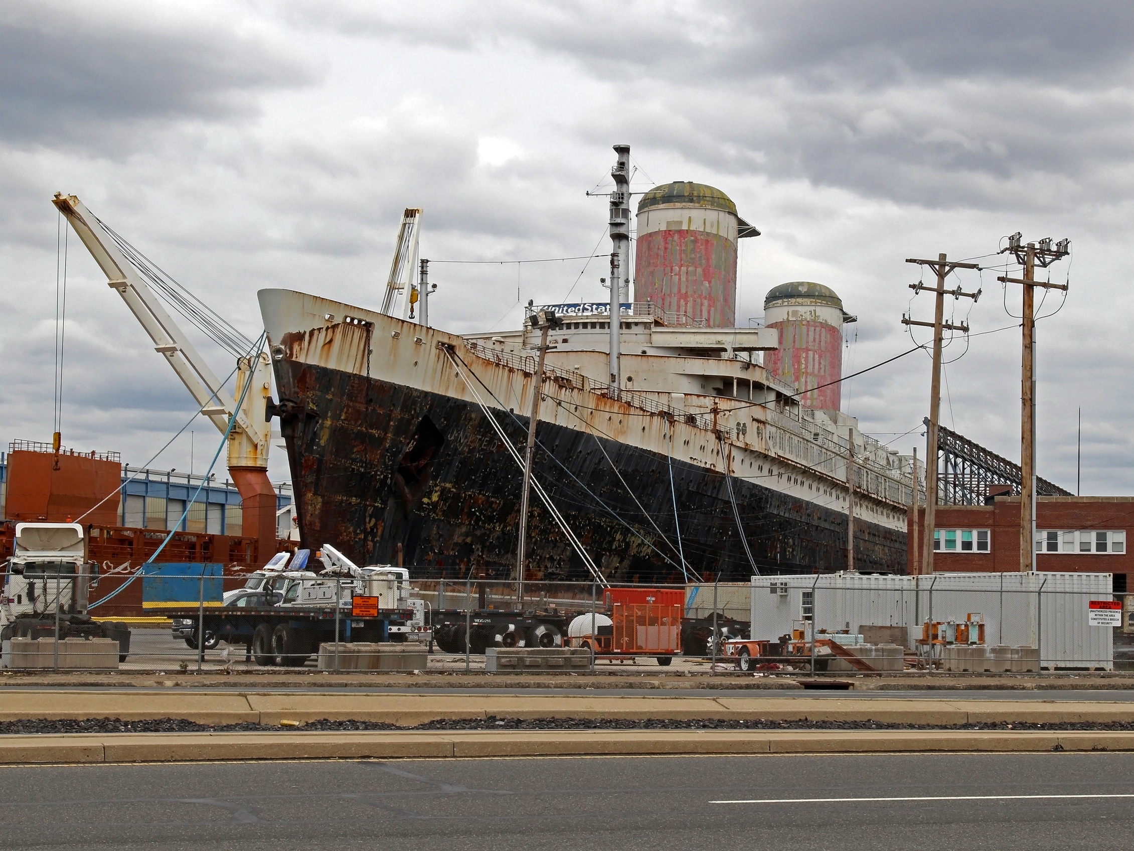 SS United States, Pier 82 Philadelphia, USA - CN Collectables