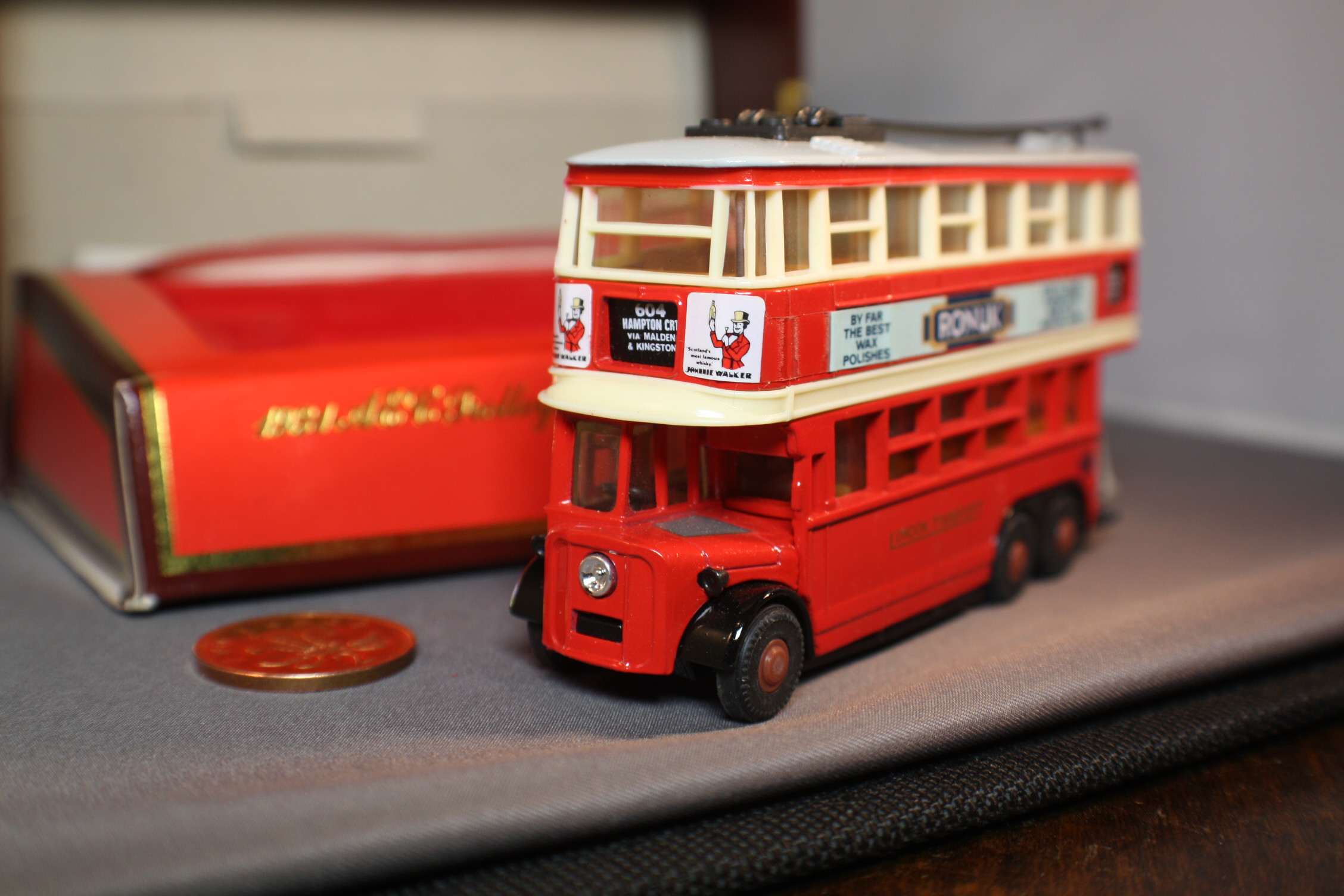 Diddler 6 wheeler Trolleybus in London Transport Livery, from 1934 ...