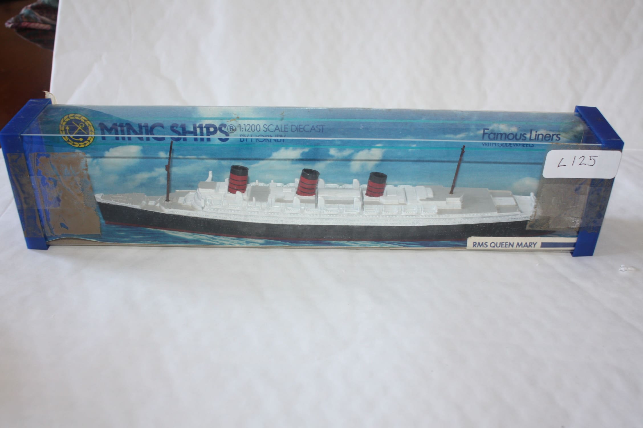 RMS Queen Mary M703, Triang Minic Ships 2nd Series Boxed. - CN Collectables