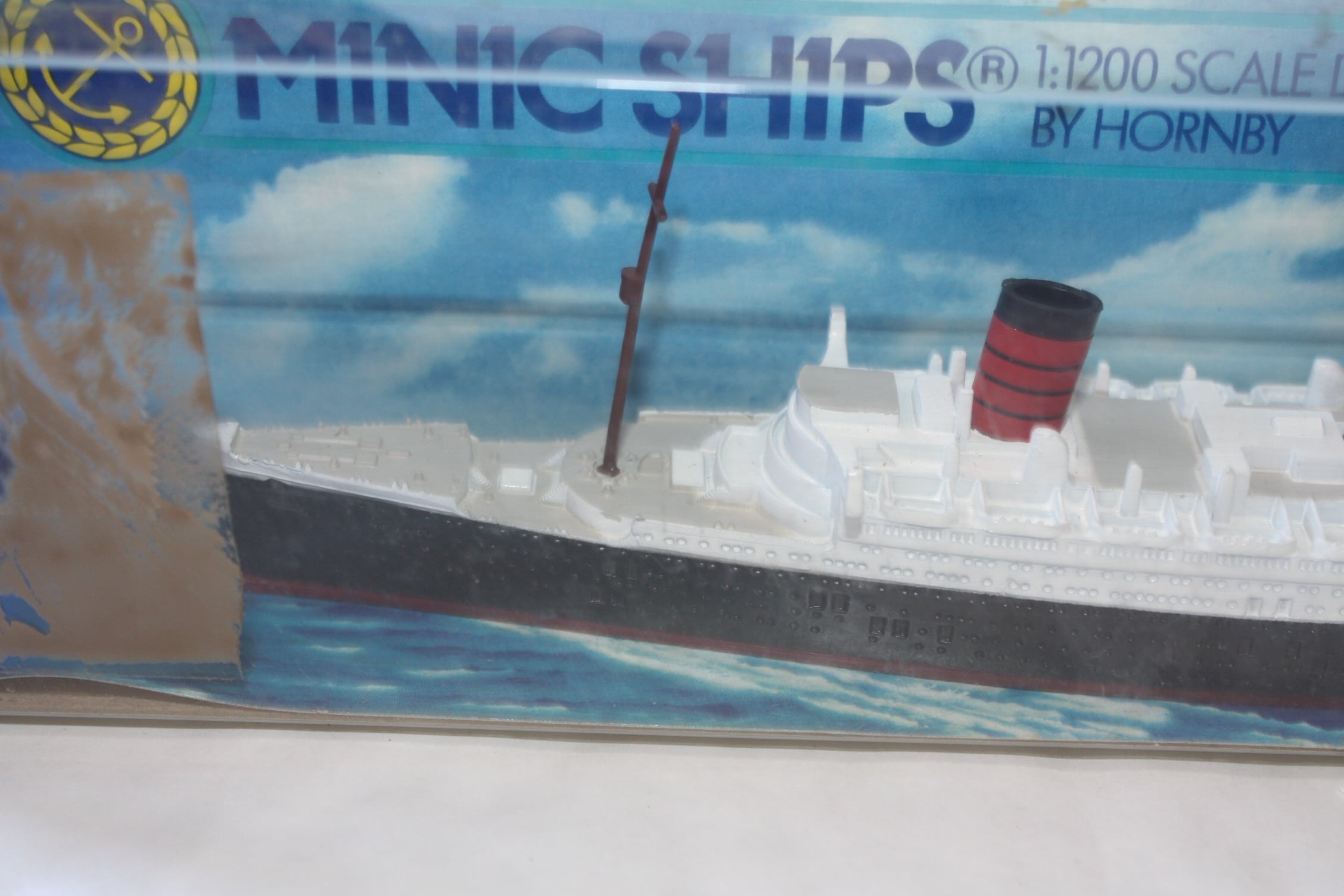 RMS Queen Mary M703, Triang Minic Ships 2nd Series Boxed. - CN Collectables