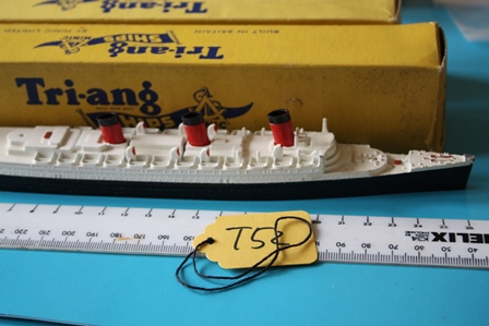 Queen Mary Triang Minic Ships Boxed 1st series - CN Collectables