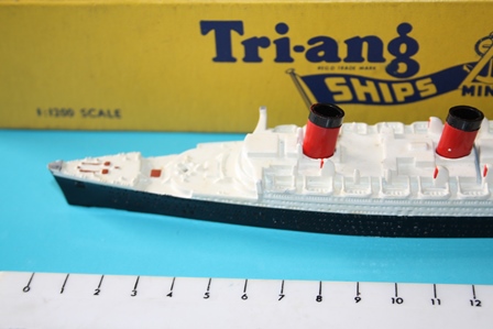 Queen Mary Triang Minic Ships Boxed 1st series - CN Collectables